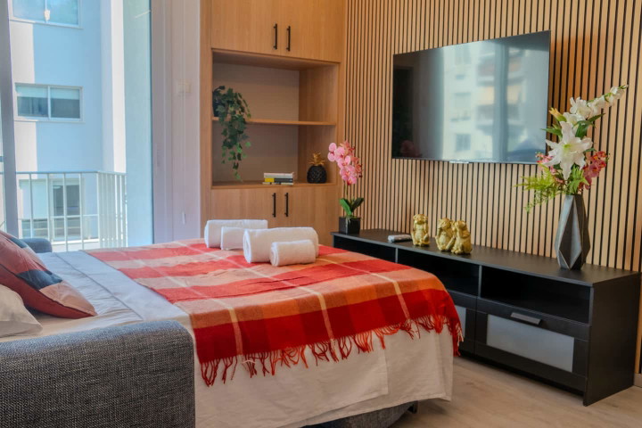 Beach Access 4.98 Super Host Prime Location - Limassol
