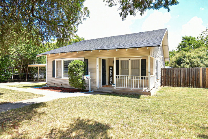 Beautiful 2 Bedroom Home With Hot Tub :) - Abilene, TX