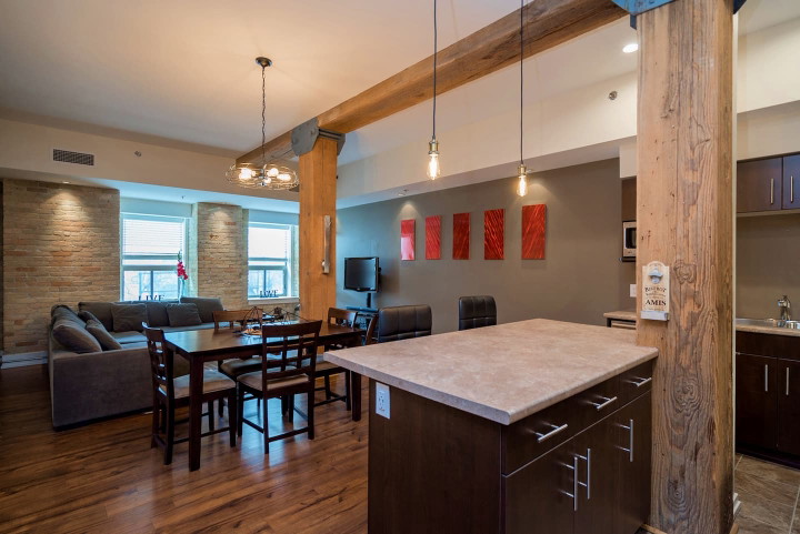 Gorgeous Loft Style Condo In The Exchange District - Winnipeg