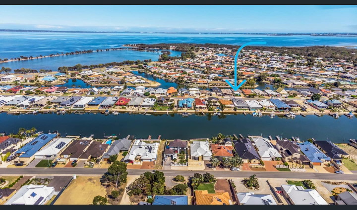 Southern River Canal Retreat - Pinjarra