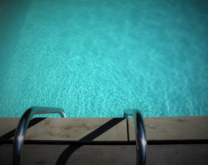 Les 4 C<br>private Pool - Carcassonne