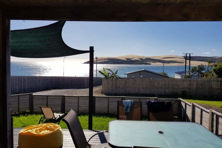 Stunning Views With Beach Access Across The Road. - Northland