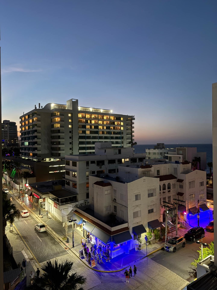 Ocean Breeze & City Vibes/ Modern Condo In Condado - Puerto Rico