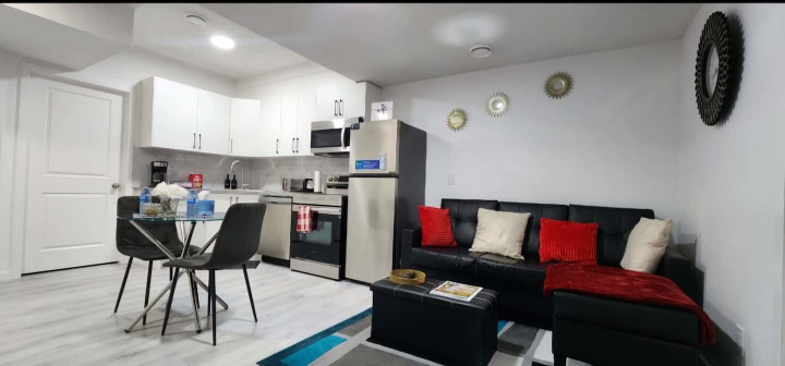 New Build 1-bedroom + Den With Private Entrance - St. Albert