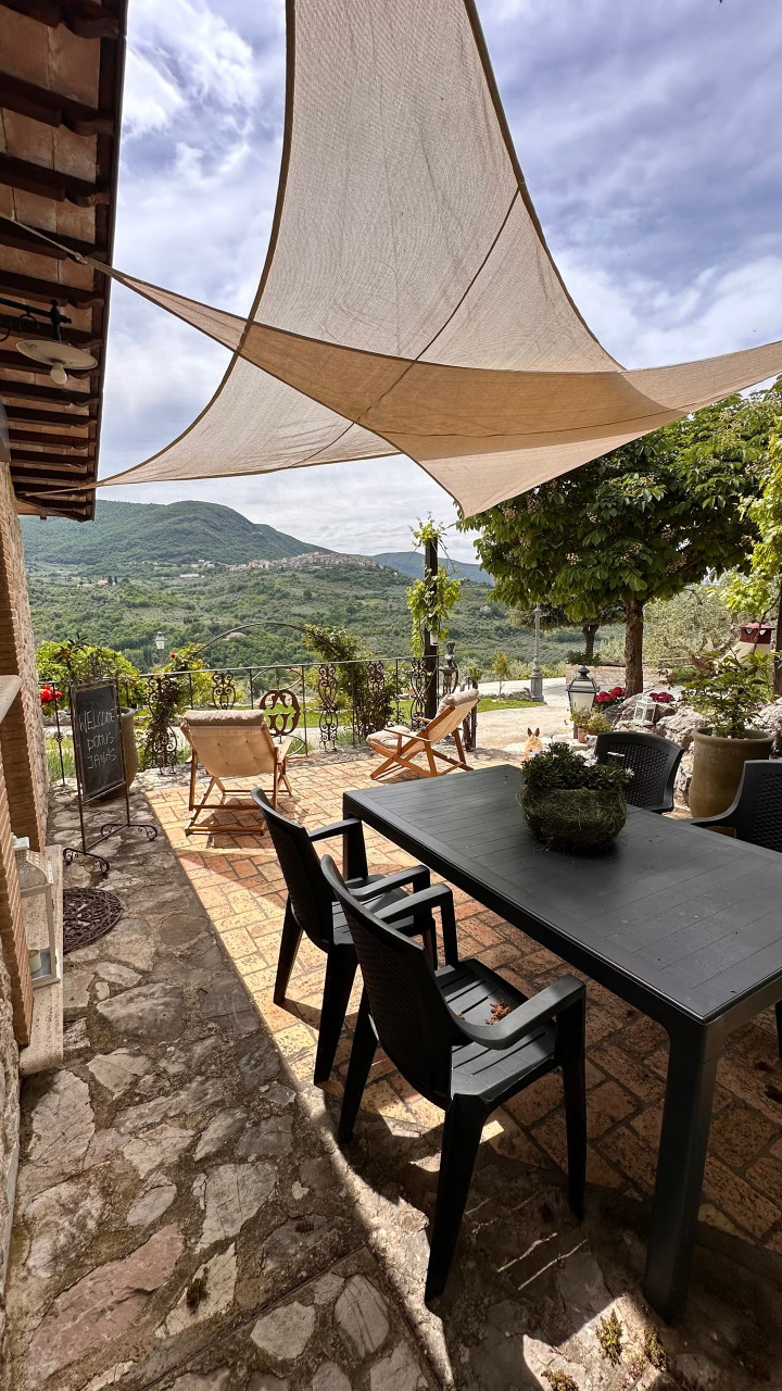 Petite Ferme Parmi Les Oliviers Avec Vue - Italie