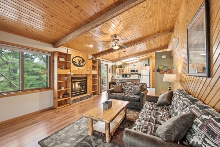 Piers & Pines Ii At Island Pointe - Lake Delton, WI