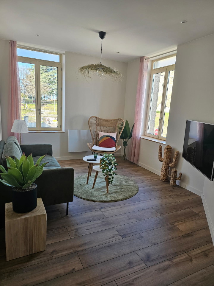 Somptueux T3 + Vue Sur Château - Firminy
