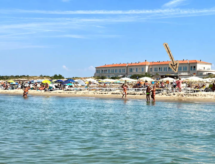 Beachfront | Historic Building | Parking | Lodge4 - Livorno
