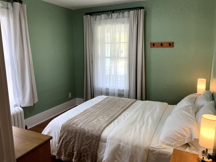 Sunny 1 Bdrm Apt In North Winton - Rochester, NY