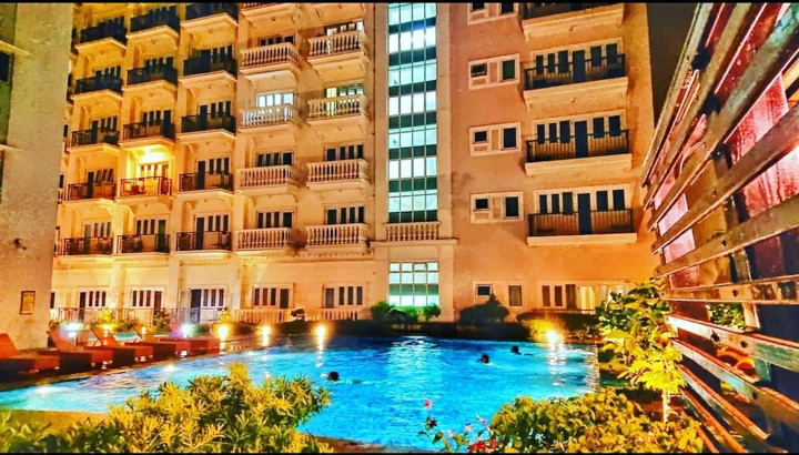 Lafayette Park Square W/ Balcony Facing Pool View! - Iloilo City