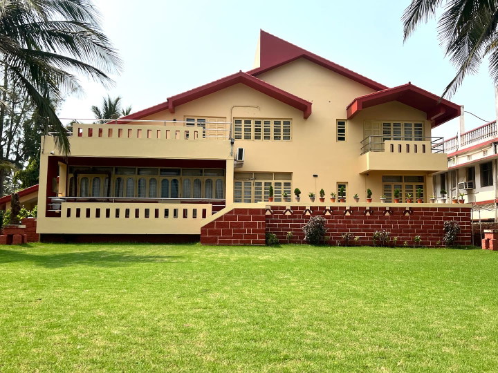 Swiss Villa - Puri