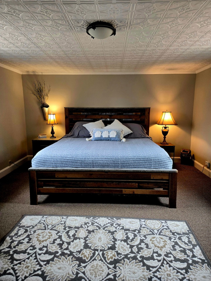 The Beach Suite
17 Min 2 Pwr Plnt/45 Min 2 Lambeau - Two Rivers, WI