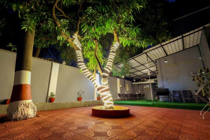 Terrace Bbq Villa | Pool Table | Thakur Complex - Mumbai