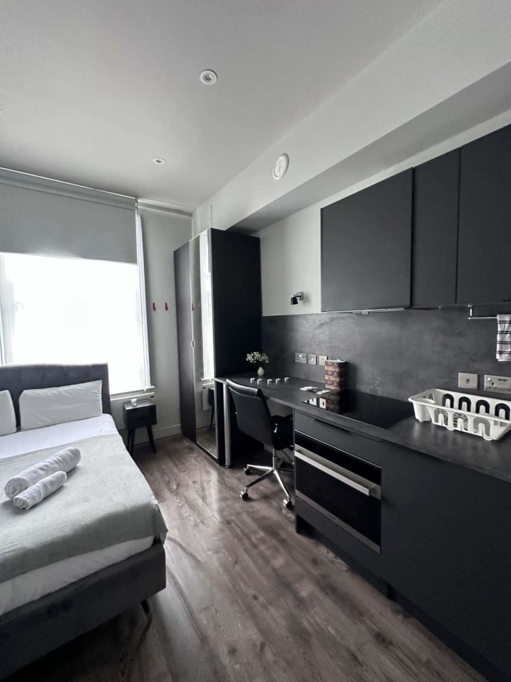 (34/f13)*modern Studio Notting Hill Zone1 + Wifi - Hertfordshire