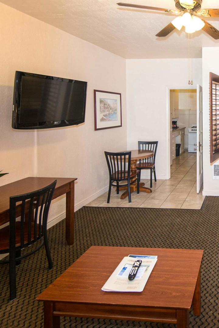 Spacious 2-bedroom With Ocean Vistas - Santa Cruz, CA