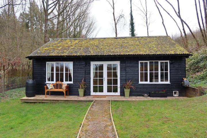 The Chalet - Shere
