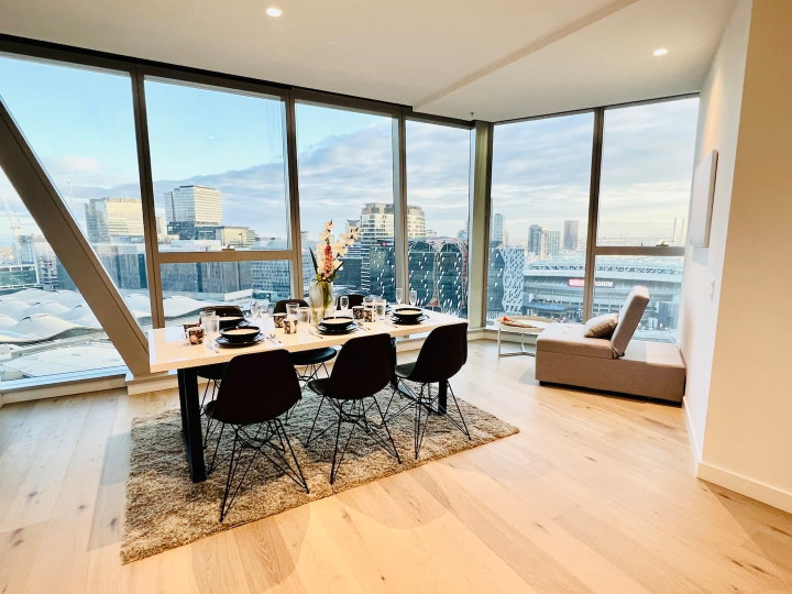 Firworks Resort Living 3b2b Apt Balcony Pool & Gym - Melbourne