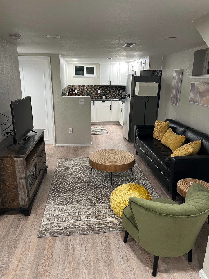 Cozy Two Bedroom Basement Apartment - Cheyenne, WY