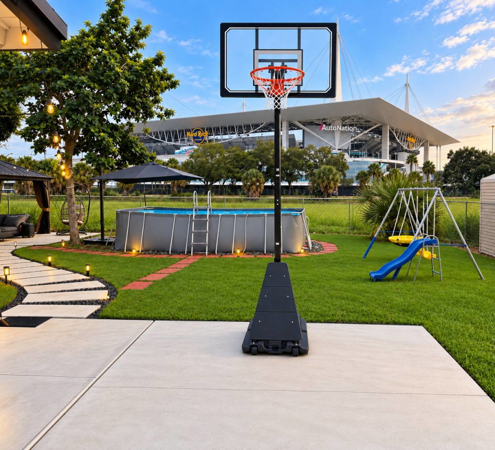 Steps To Stadium| Huge Yard & Spa | Views To Canal - Miramar, FL
