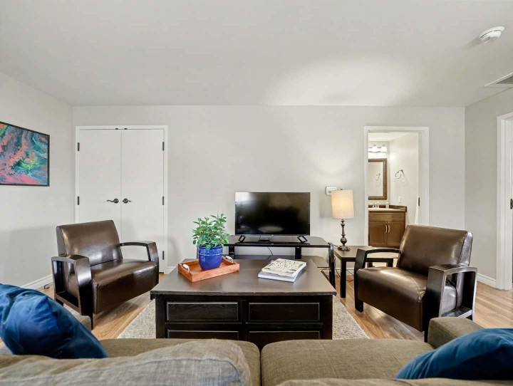 Full Apartment W/ 2 Bedrooms (301) - Waterloo, ON, Canada