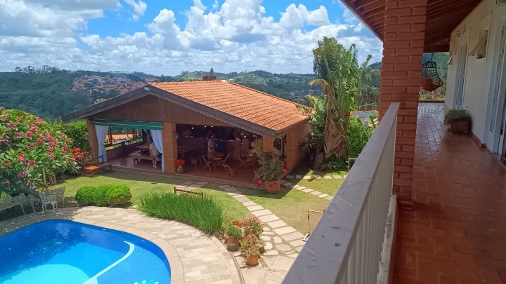 Chácara Em Serra Negra | Piscina | 5 Suítes | - Amparo