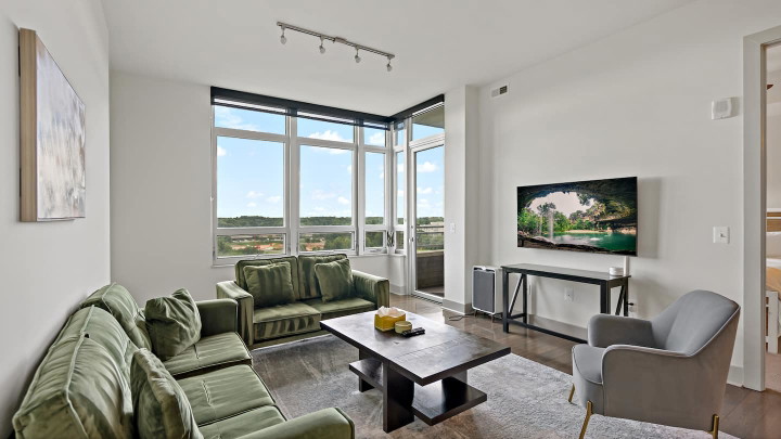 Lovely 1b1b Unit| Luxe | Prime Location | Spacious - Fairfax, VA