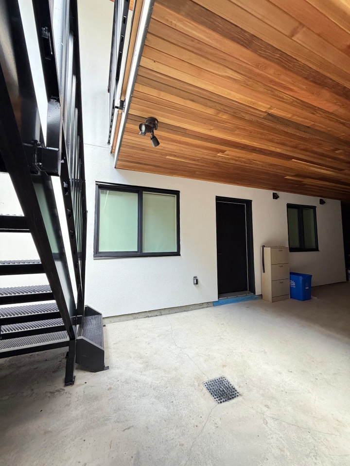 Scandinavian Suite In White Rock - White Rock