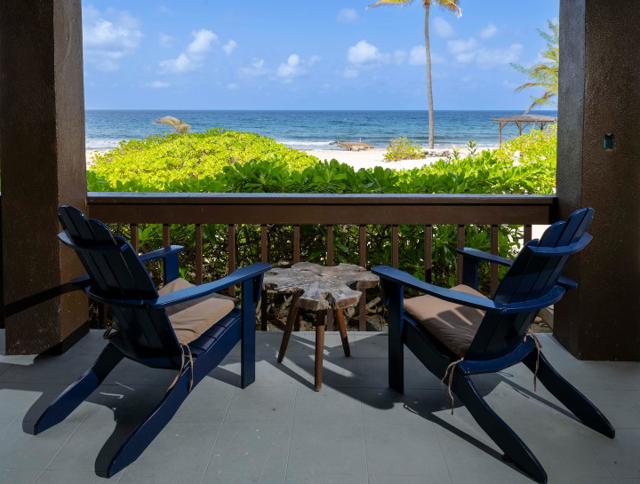 Featherstone - Downstairs Beach Front Apartment - Cayman Islands
