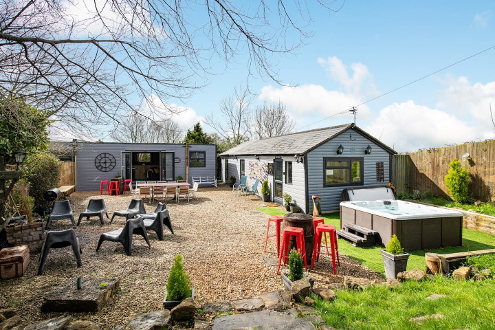 The Pine Cabins | Hot Tub & Games Room | Sleeps 16 - Bath
