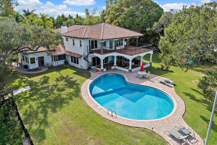 6 Bed/5 Bath Waterfront Home. - Jupiter, FL