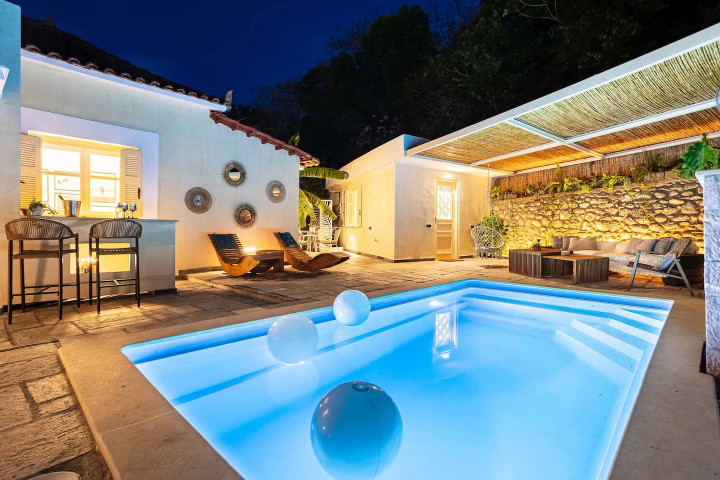 The Secret Garden - Courtyard & Private Pool Villa - Kalamata