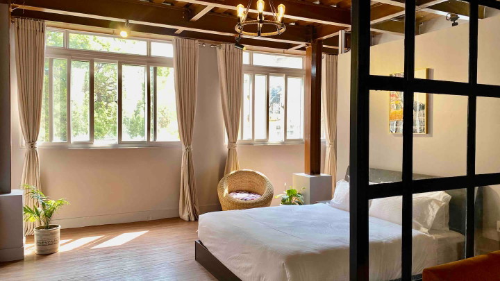 Charming 750 Sq Ft. Industrial Studio Apartment - 
