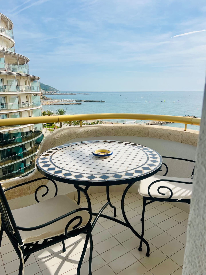 Modern, Seaview Flat, Sleeps 3, Pool, Parking - Sitges