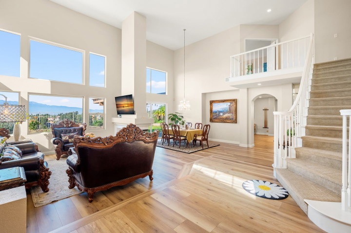Luxurious/night View /Billiards/5br3ba/large Space - Corona, CA