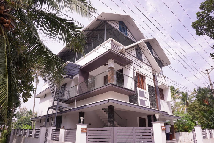 2 Bhk Luxurious Residential House Near Edappally - Kerala