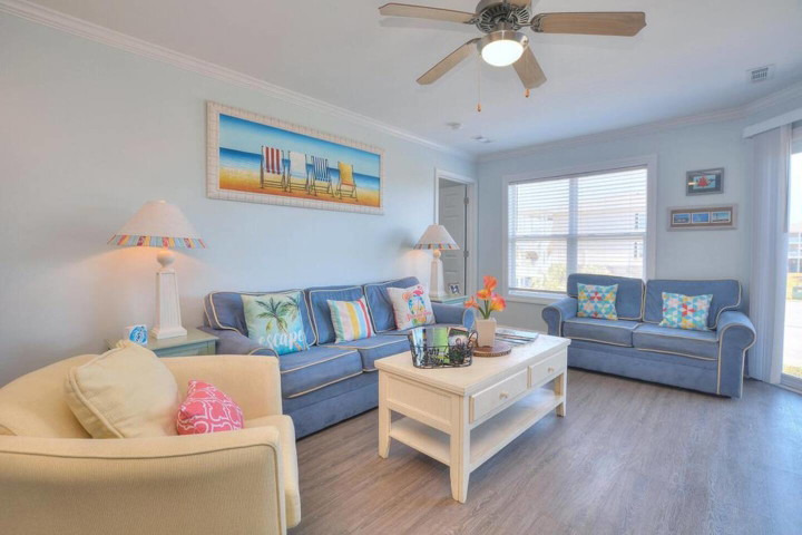 Oceanview Condo In Oak Island For 10! - Oak Island, NC