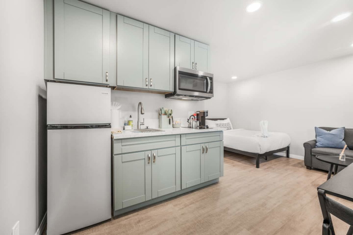 Urban Retreat -Central El Cajon- Sleeps 3 With Parking - El Cajon, CA