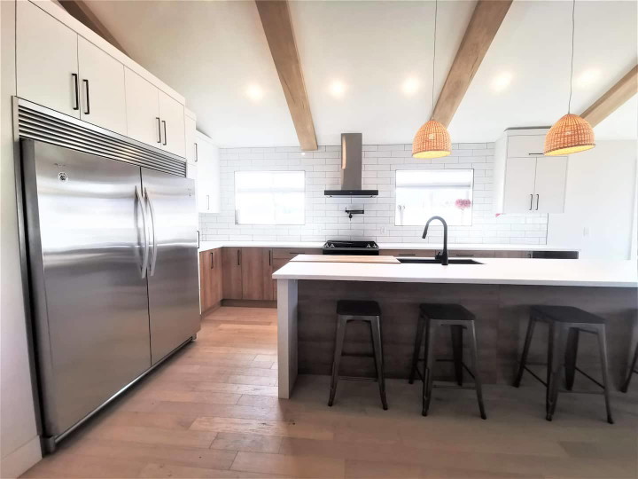 The Lux Near The Beach - Kelowna