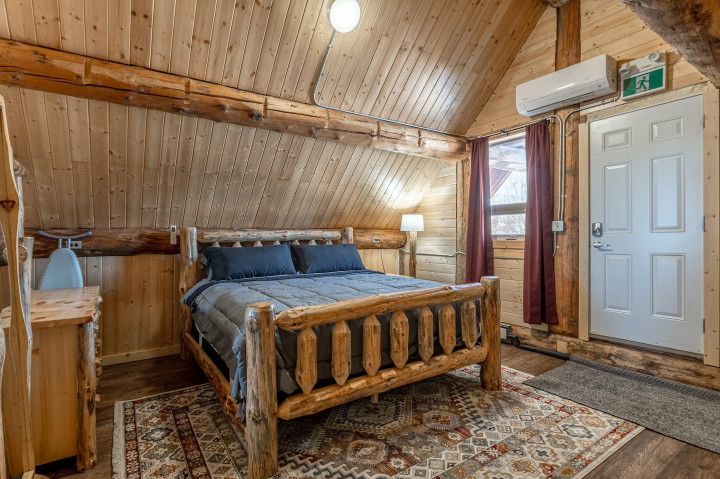 Log Haven Private Suite B - イエローナイフ