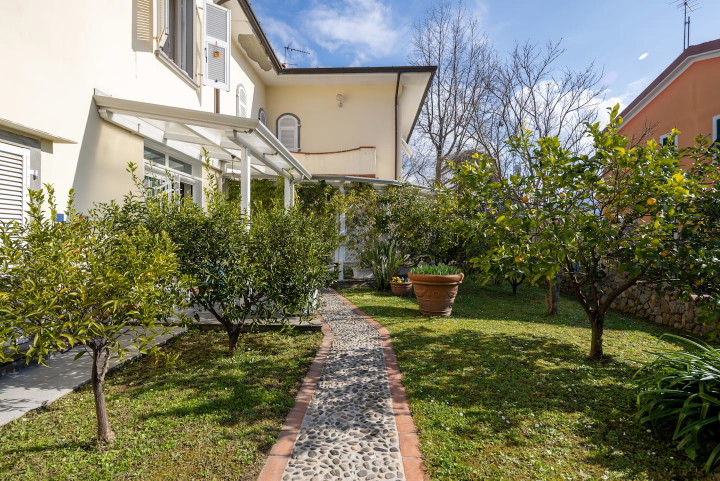 Between Cinque Terre, The Sea And Tuscany  Casa Ada - Sarzana