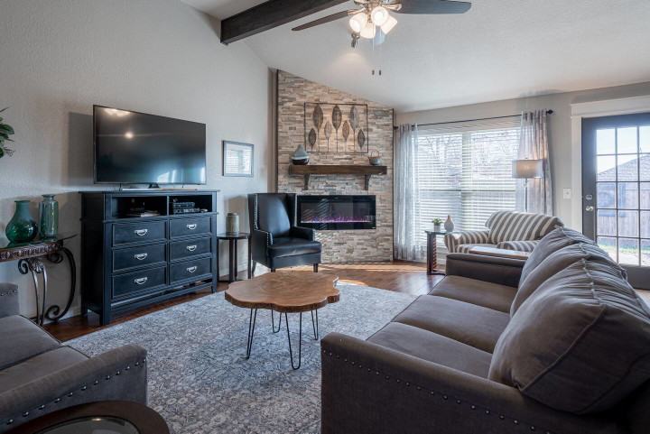 Fox Hunt · Modern, Updated Home · Pet-friendly - Edmond, OK