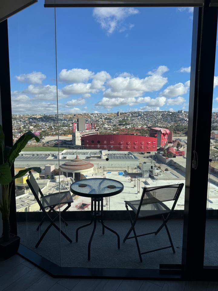 Modern Adamant 2br/2ba + 2 Balconys | Stadium View - Tijuana