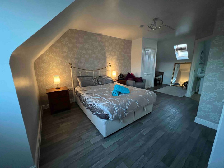4 Bed, Nr Train & Canal, 10 Mins Walk Town Centre - United Kingdom