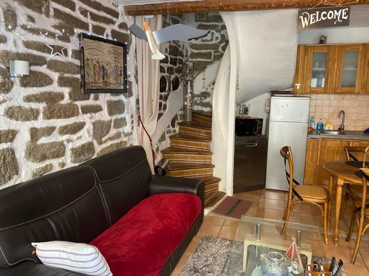 La Petite Maison Bleue. - Bessan
