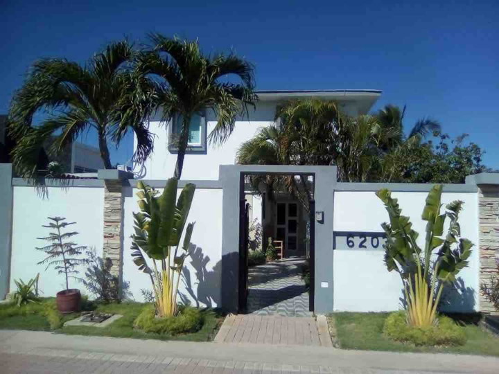 Four Rooms Families Solar Panel Pool By Request - Varadero