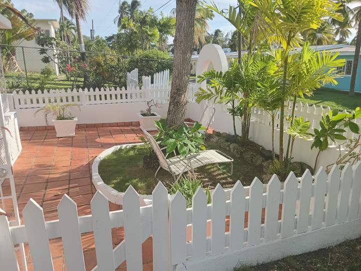 Spacious One Bedroom Sunset Crest Apartment - Barbados