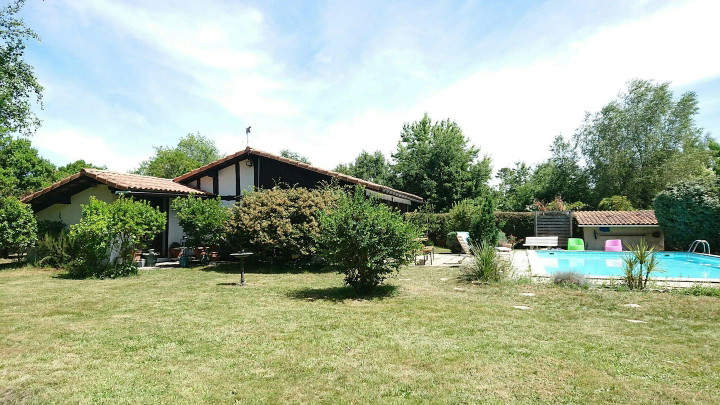 Maison De Vacance Avec Piscine - Mios
