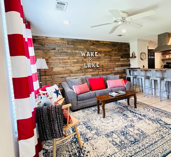 Stylish Waterfront Condo 5 Miles To Downtown Hs! - Hot Springs, AR