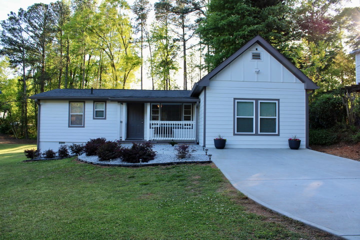 Cozy Home Near Downtown Duluth - Duluth, GA