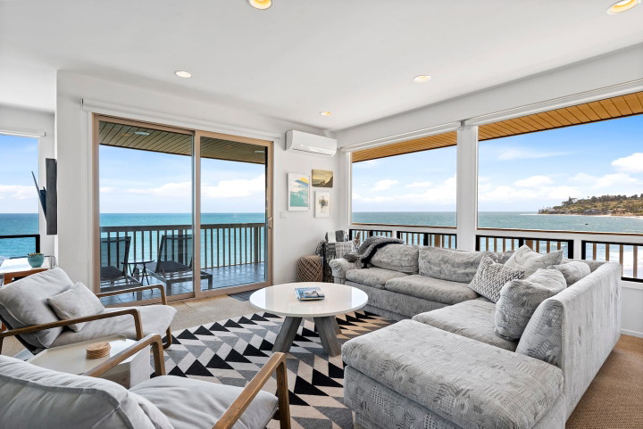 Malibu Beachfront Condo With Private Beach Access - Malibu, CA